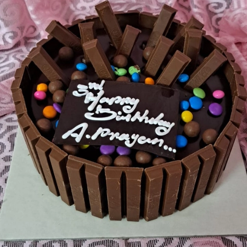 Buy Indulge in a Decadent KitKat Cake: A Chocolate Lover's Dream at ...